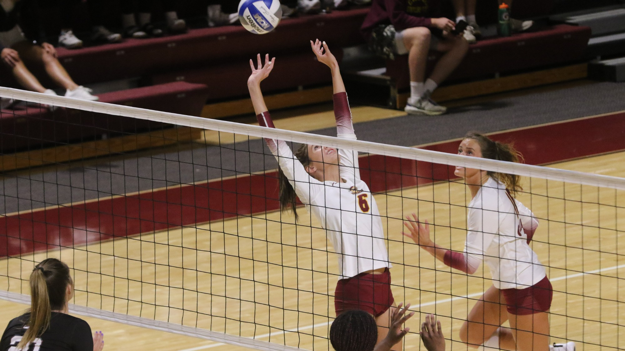 Alyssa DeVries - 2023 - Women's Volleyball - Calvin University