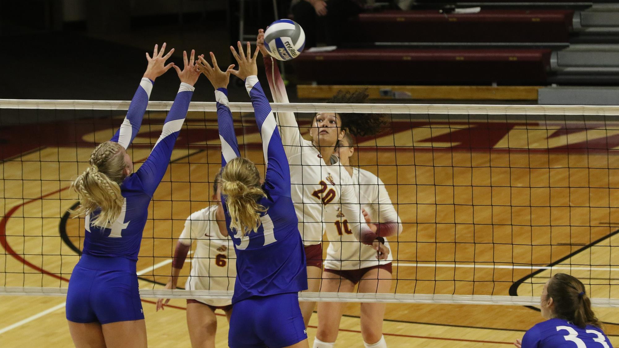 Volleyball Splits Matches Against Highly Ranked Opponents at Hope ...