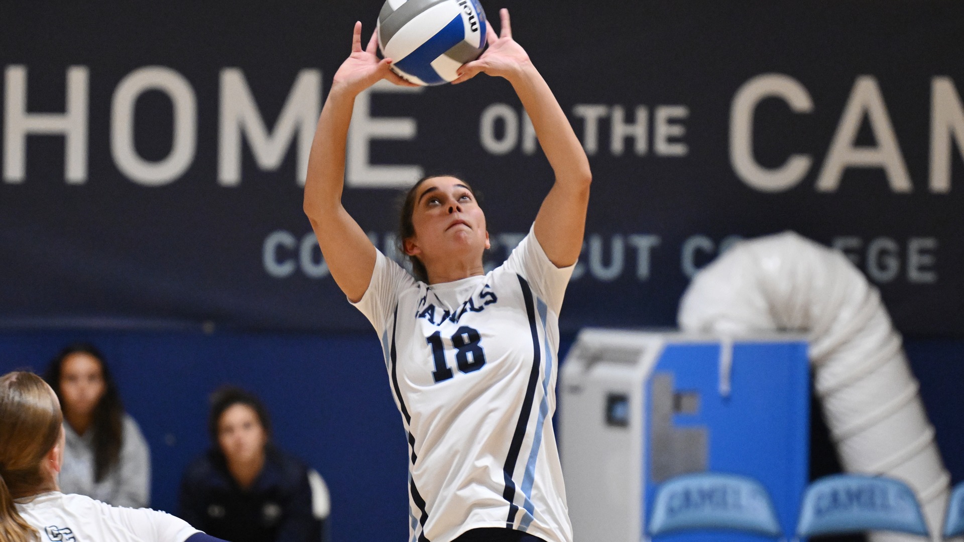 Volleyball Tripped Up at No. 14 Wesleyan - Connecticut College