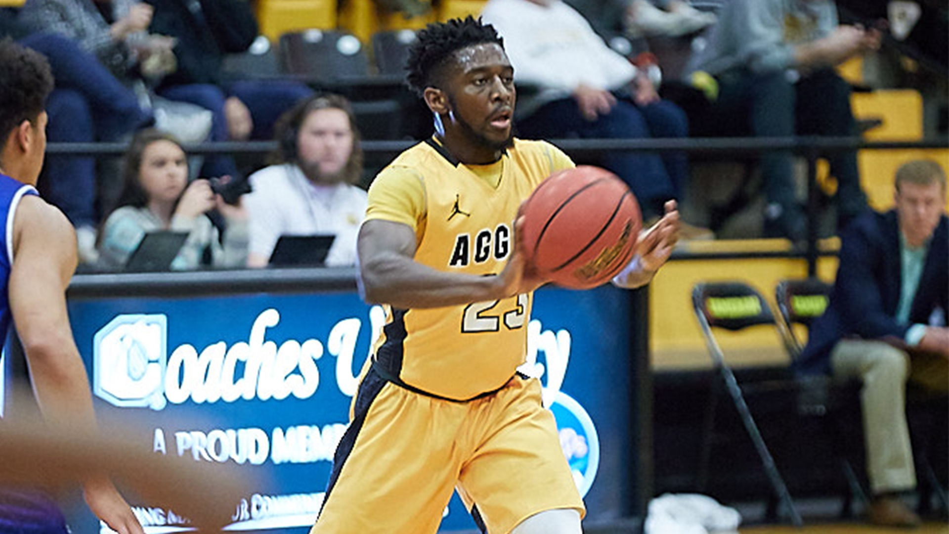 Tyus Momoh - Men's Basketball - Cameron University Athletics