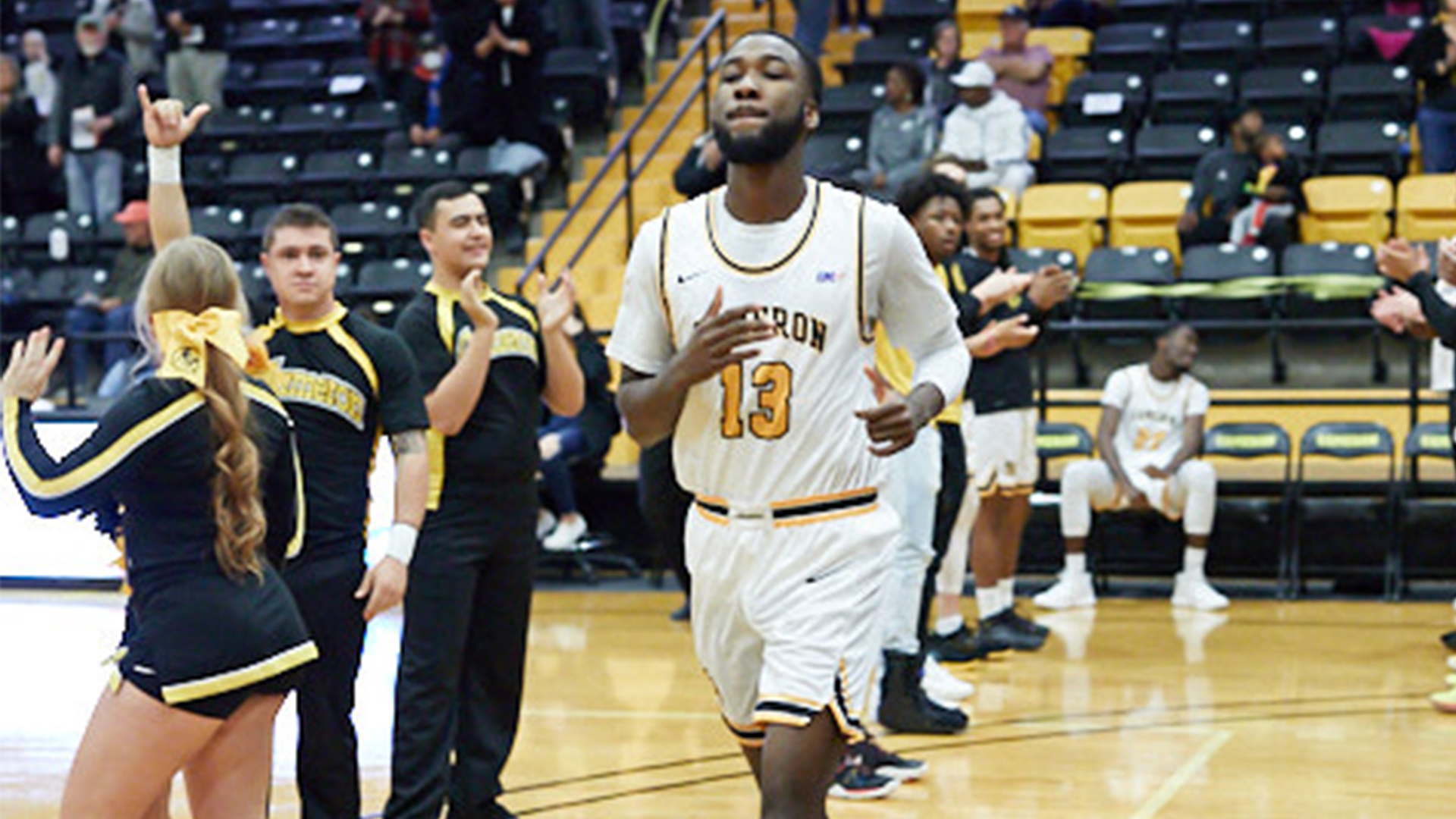 Jalen Nicholas - Men's Basketball - Cameron University Athletics