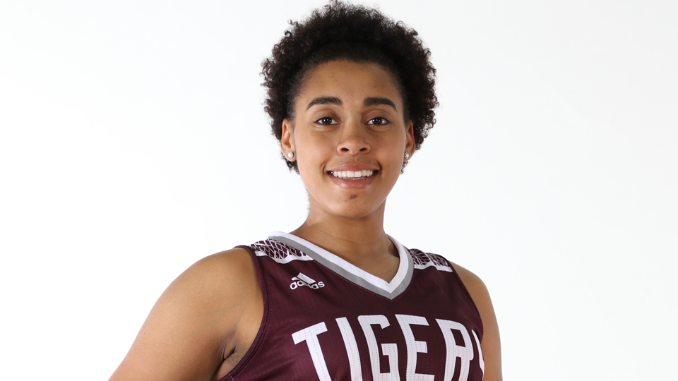 Alexus Calhoun - Women's Basketball - Campbellsville University Athletics