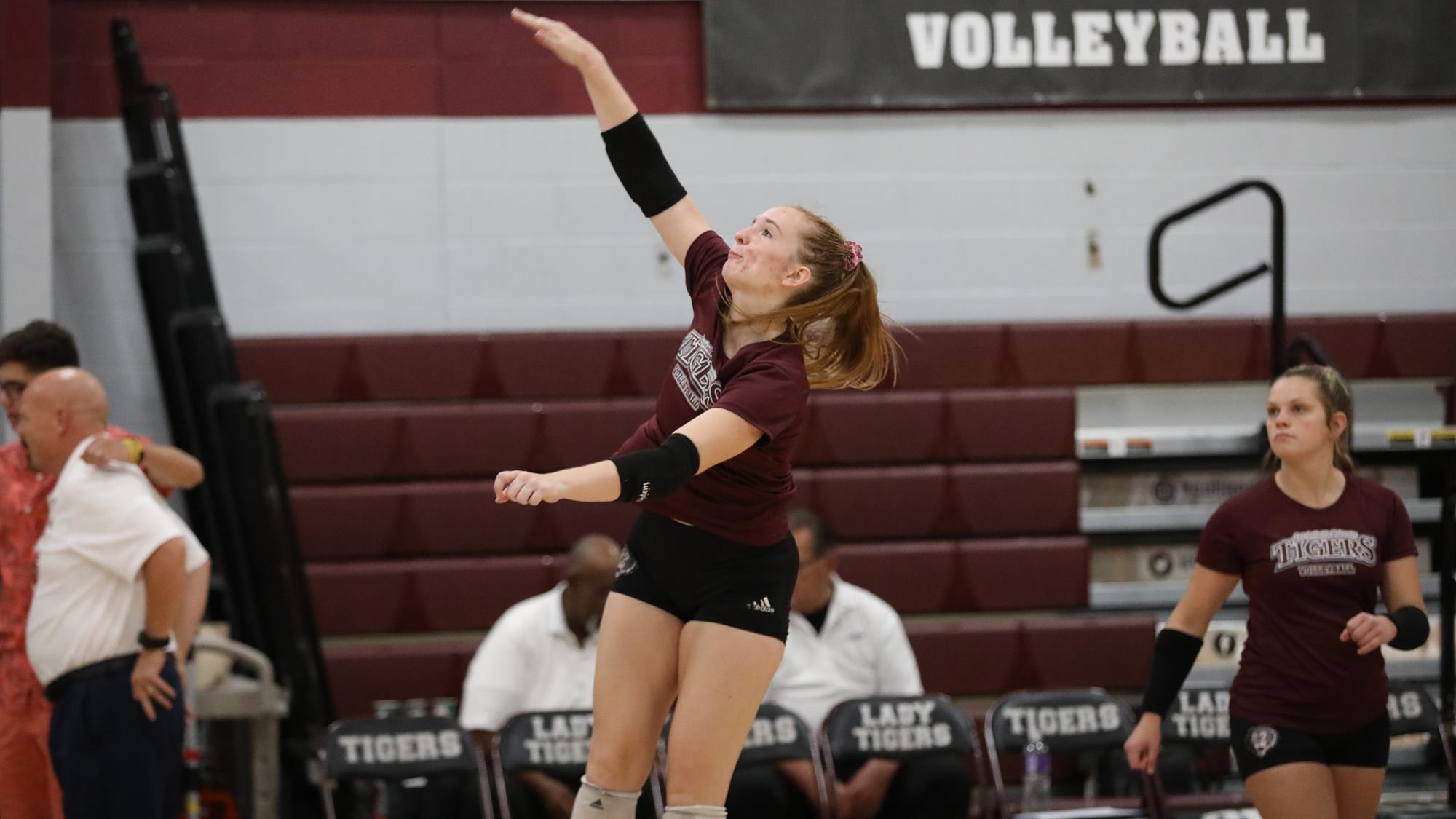 Danielle Cloutier - Women's Volleyball - Campbellsville University ...