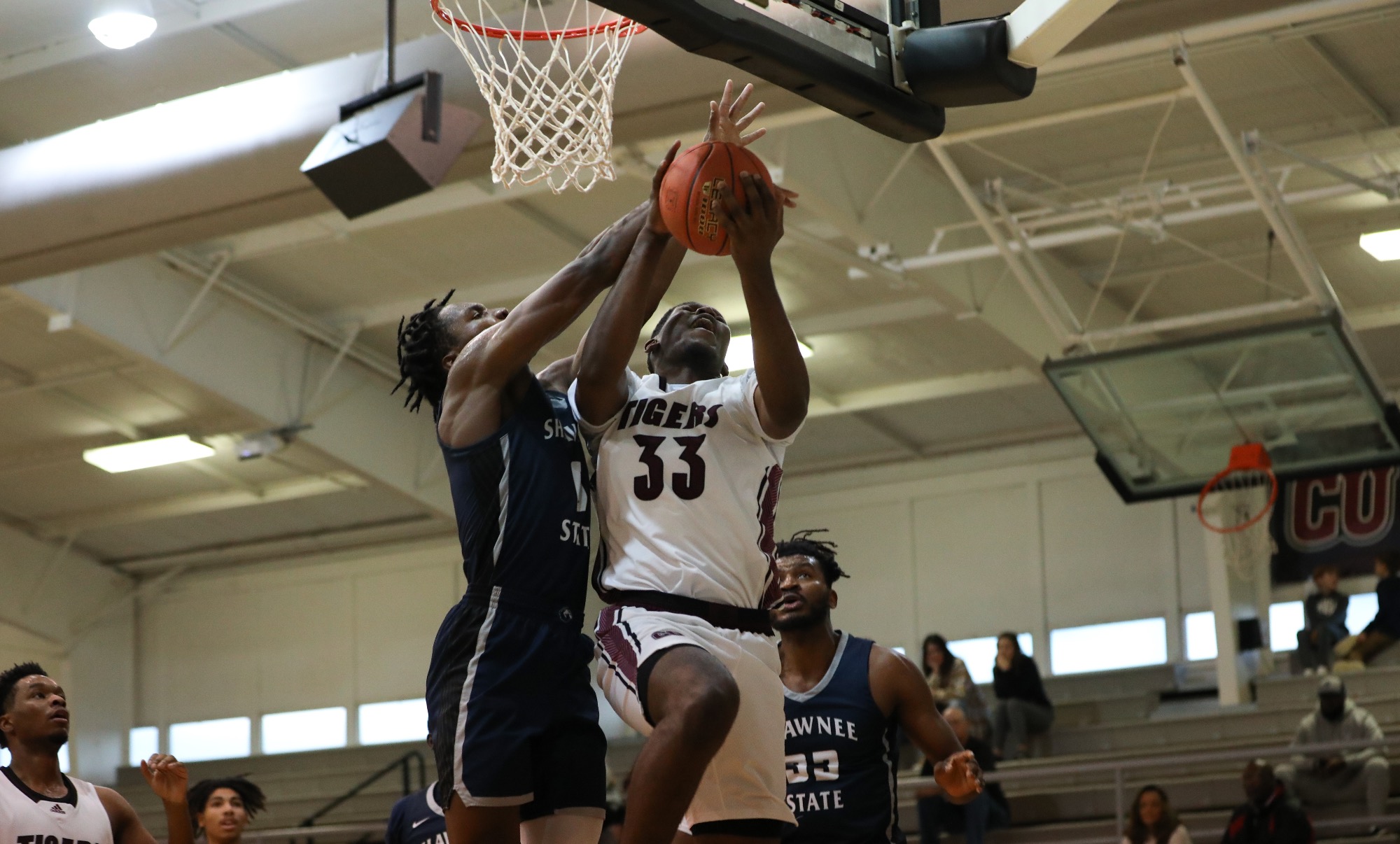 The Tigers' defensive battle ends in a loss to the Bears ...