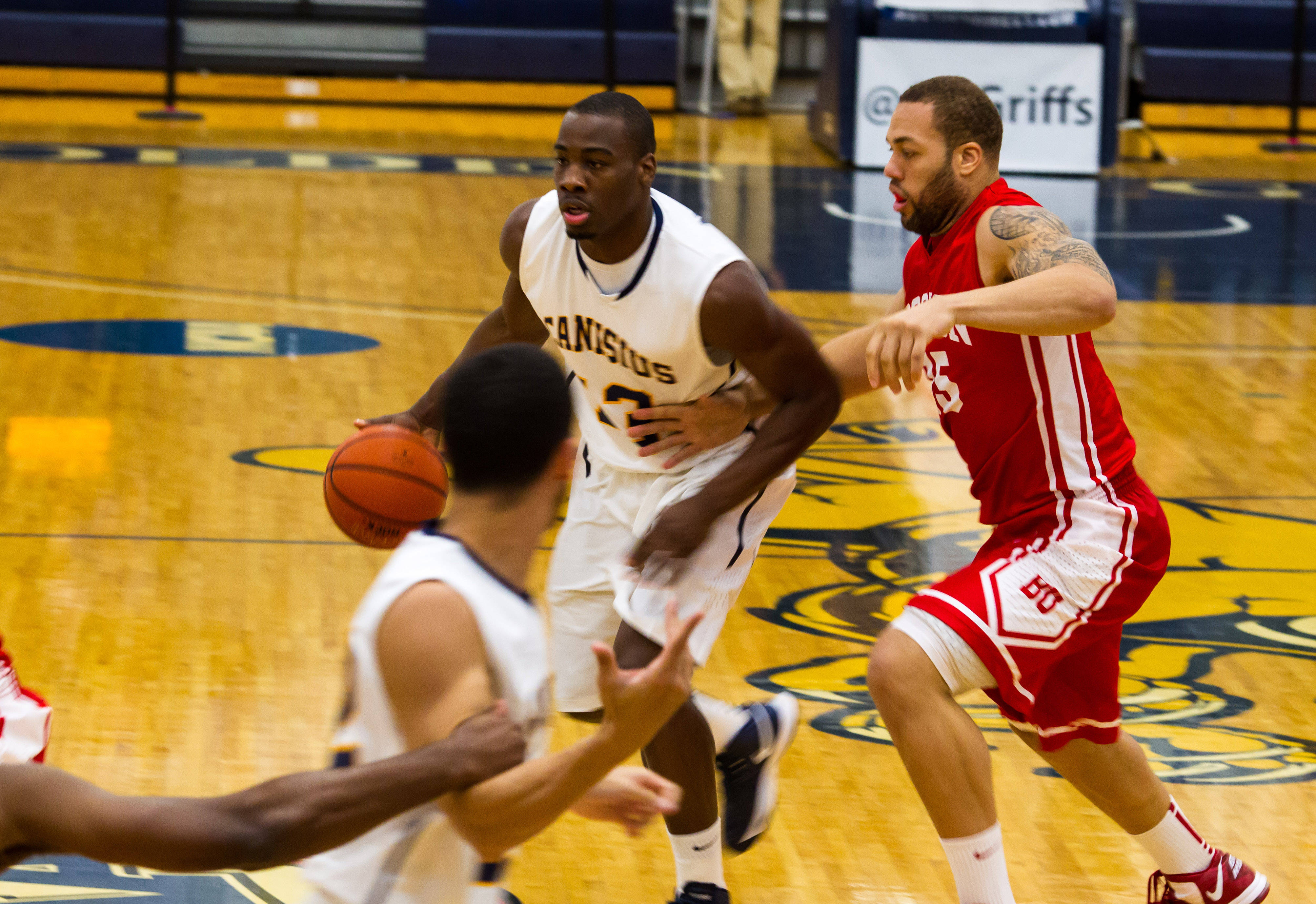 Men's Basketball Cruises Past Longwood - Canisius University Athletics
