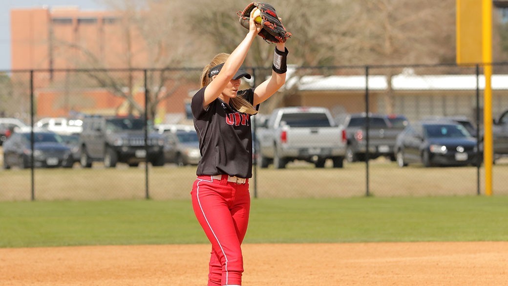 Kristin Hebert - Softball - University of the Incarnate Word Athletics