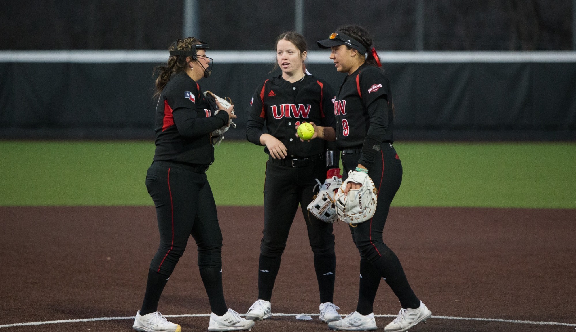 Softball’s Late Surge not enough to Beat Roadrunners - University of ...