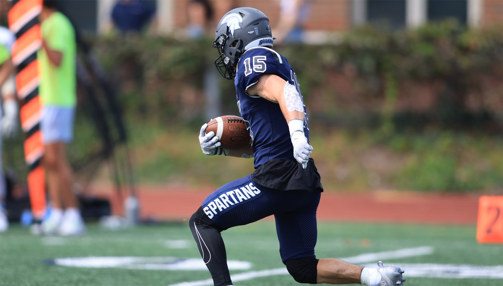 Football Cruises to 54-7 Win Over Allegheny - CWRU Athletics