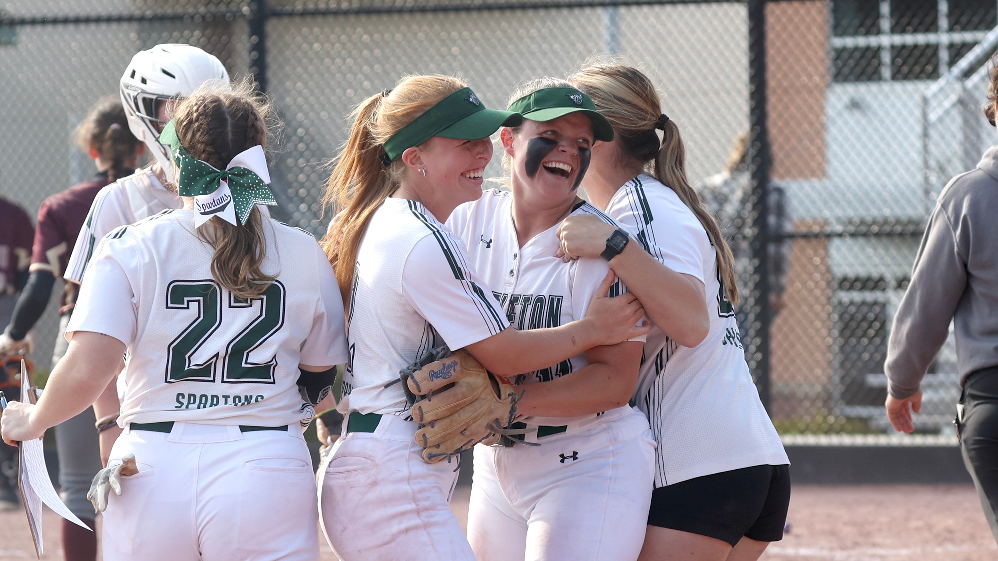 Softball Stuns RIC on Senior Day, Clinches LEC Playoff Spot - Vermont ...