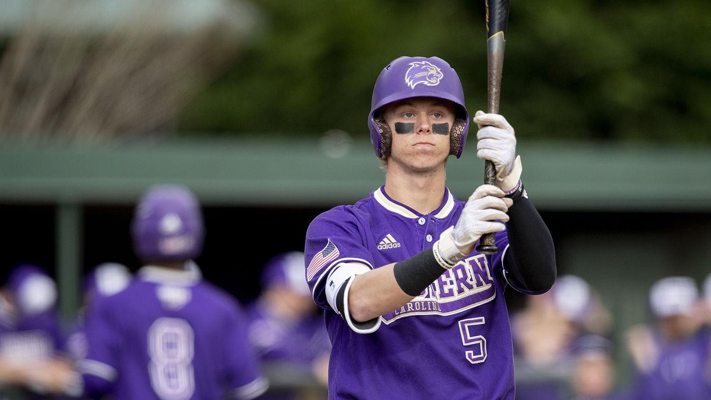 Baseball Wins Fifth-Straight; Downs Elon Friday, 5-2 - Western Carolina ...