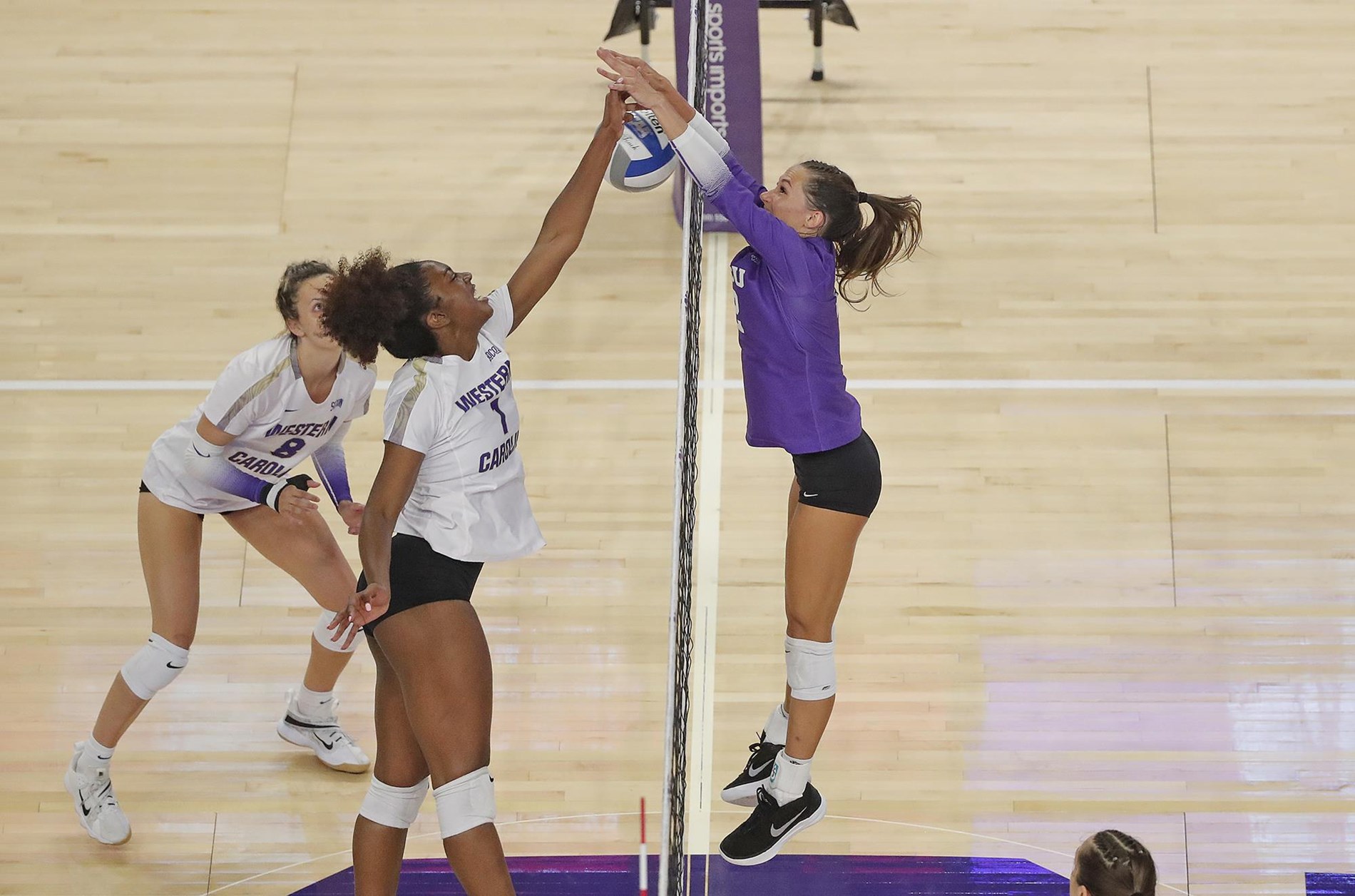 Johnna Robinson - 2022 - Women's Volleyball - Western Carolina University