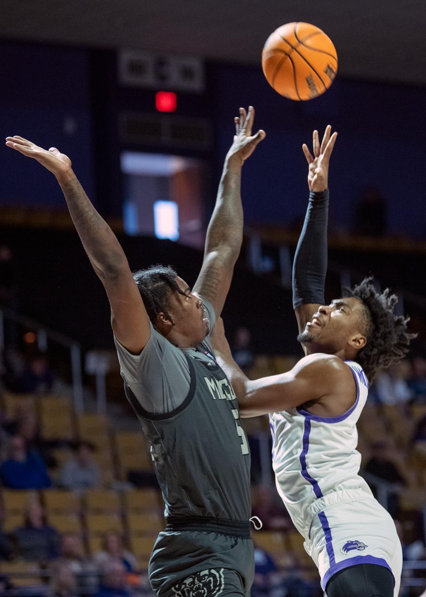 Vonterius Woolbright - 2023-24 - Men's Basketball - Western Carolina ...