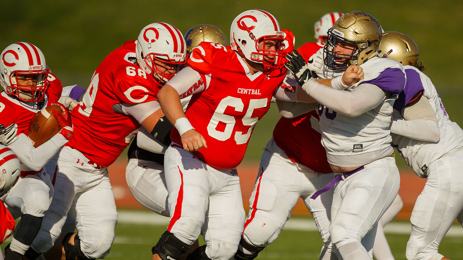 Tylor Newhouse - Football - Central College Athletics