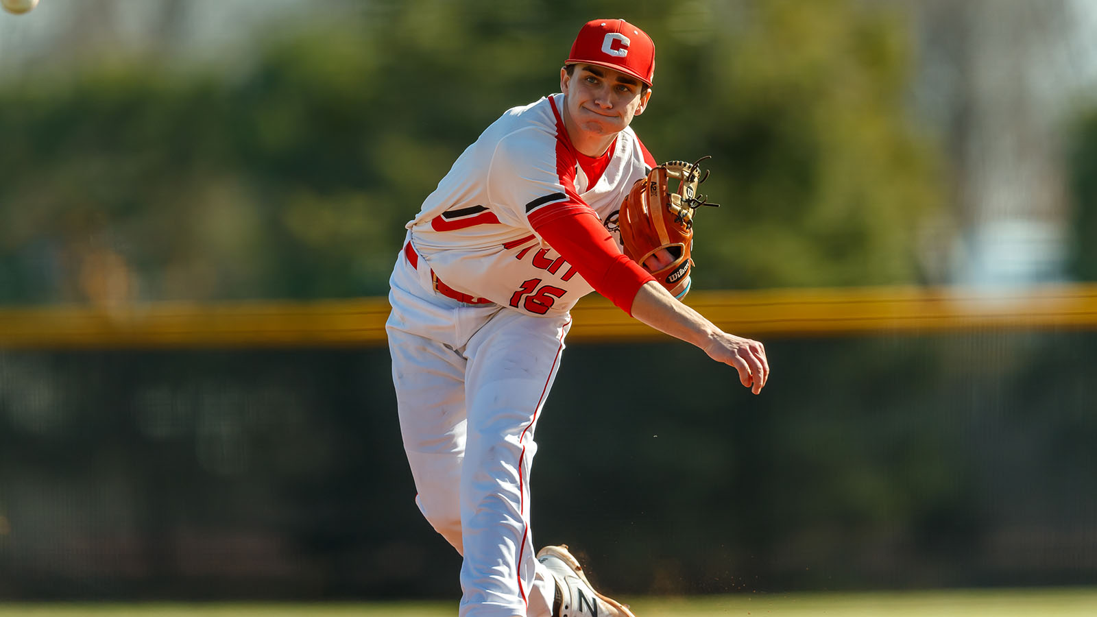 Riddle’s gem gives Central baseball split - Central College Athletics