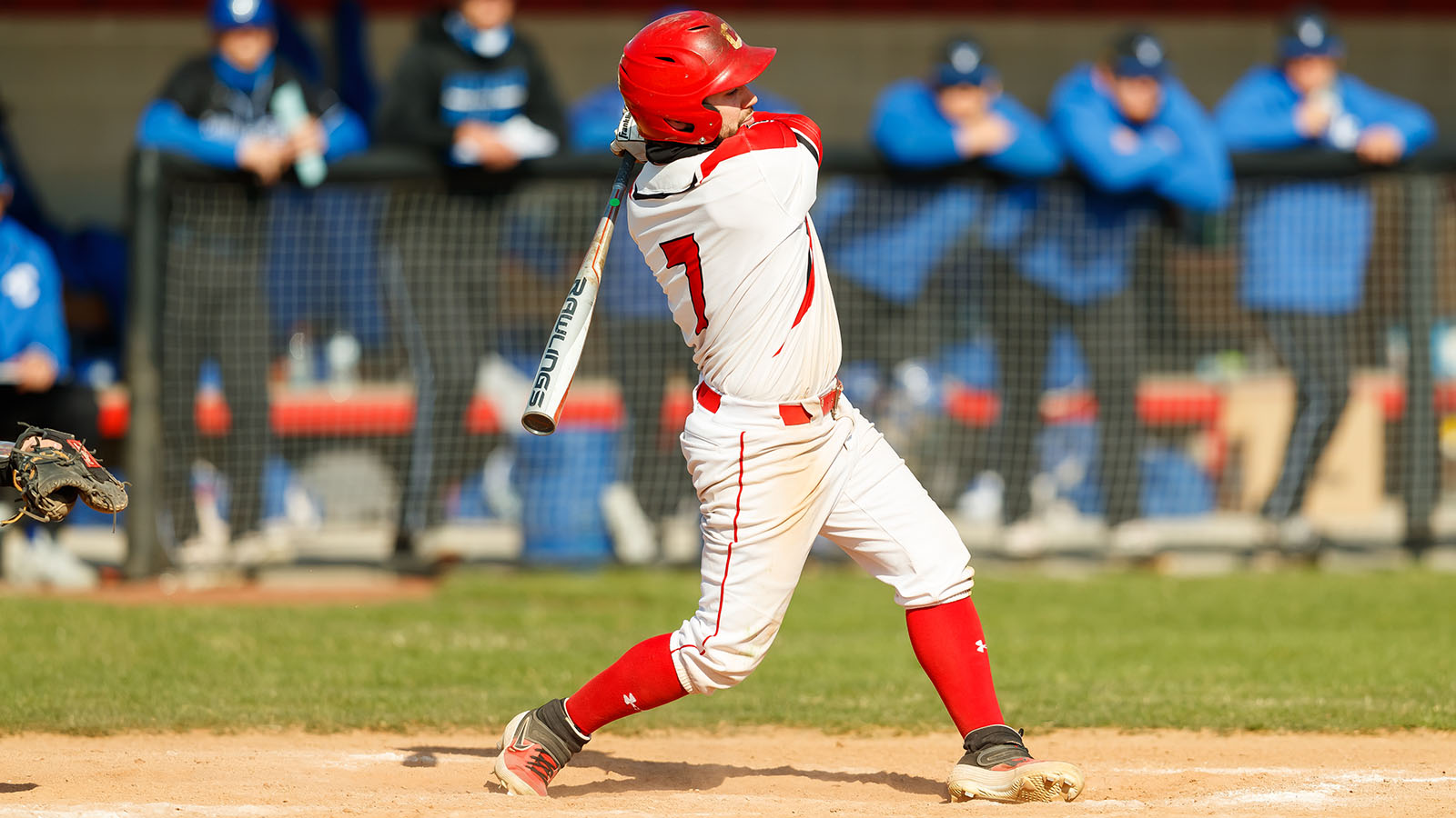 Central rebounds for emphatic baseball split - Central College Athletics