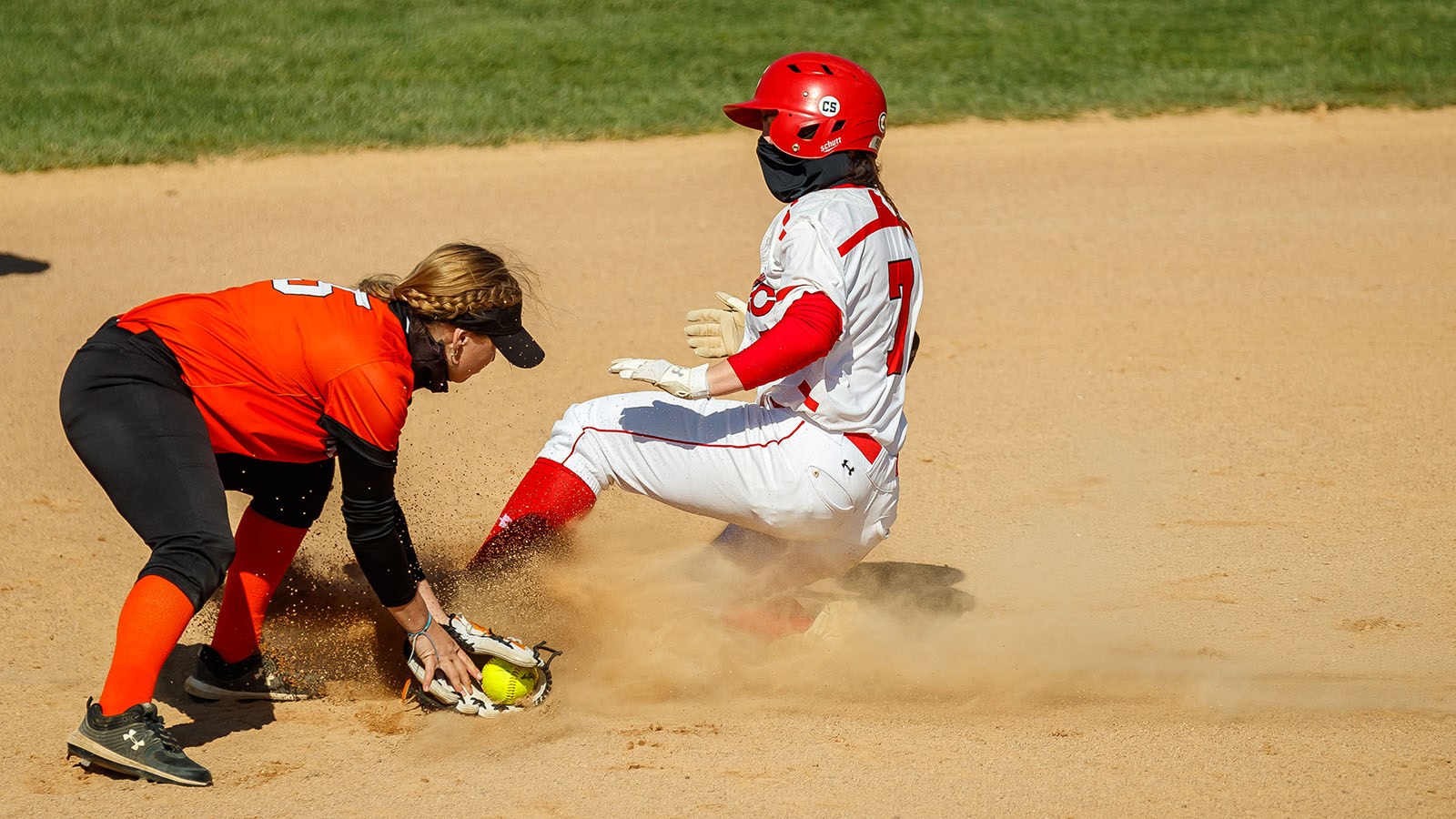Tallman hits can't overcome Dutch softball miscues - Central College ...