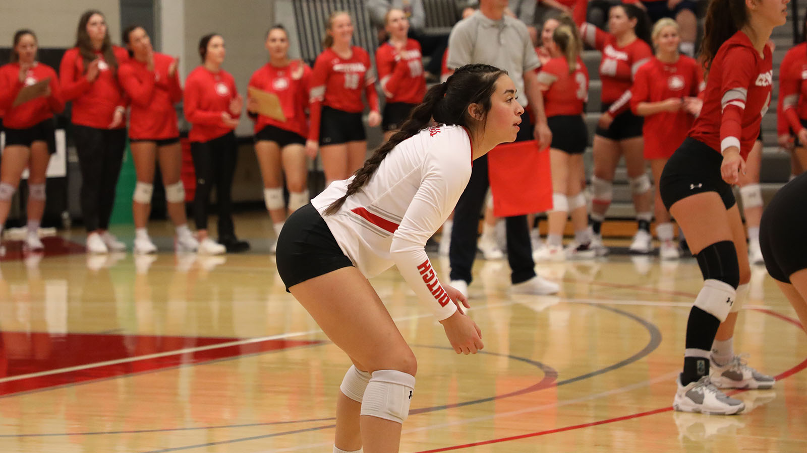 Ivett Flores - Volleyball - Central College Athletics