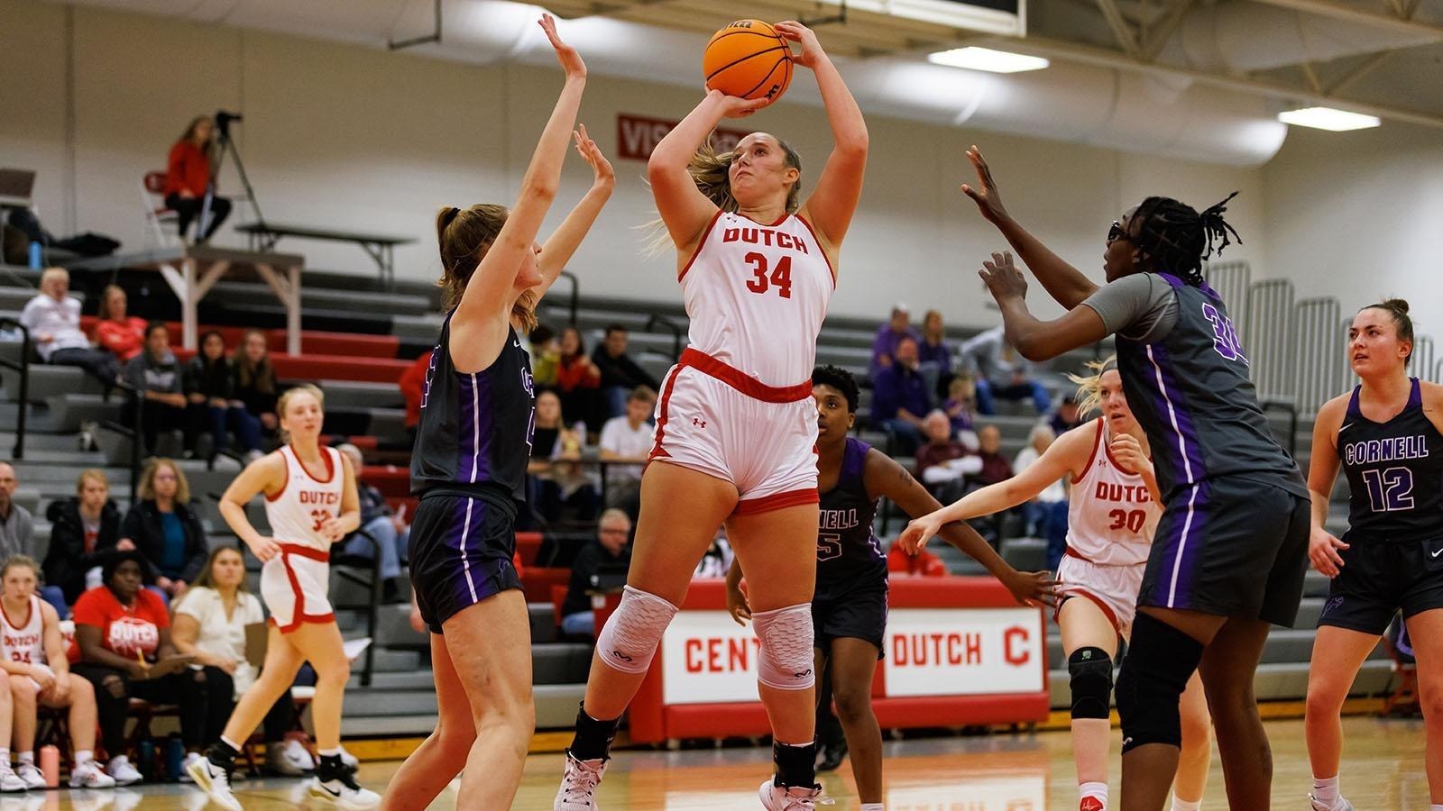 Kaylee Weber - Women's Basketball - Central College Athletics