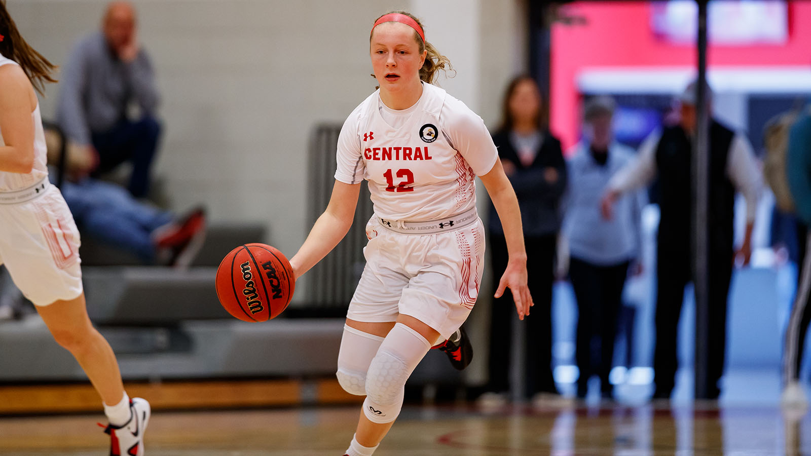 Danae Greig - Women's Basketball - Central College Athletics