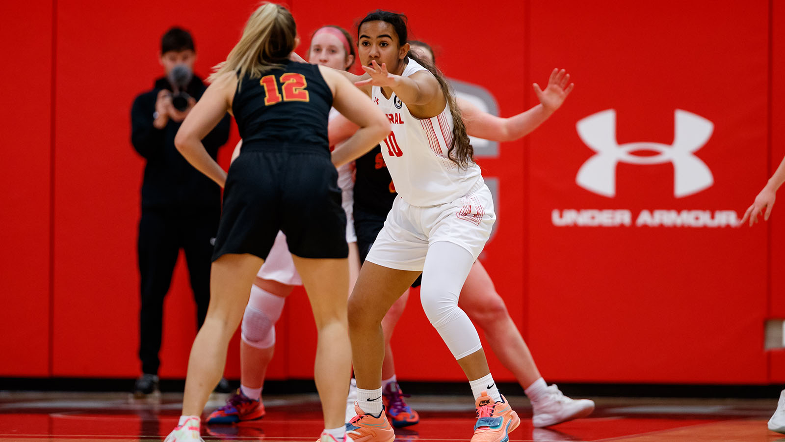 Alayna Akiona - Women's Basketball - Central College Athletics