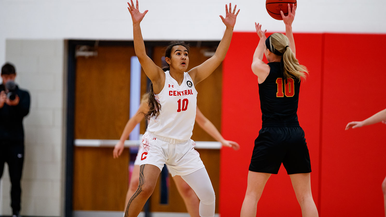 Alayna Akiona - Women's Basketball - Central College Athletics
