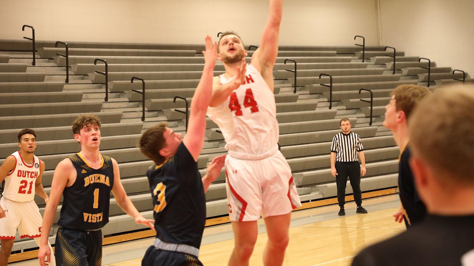 Colin MacGregor - Men's Basketball - Central College Athletics