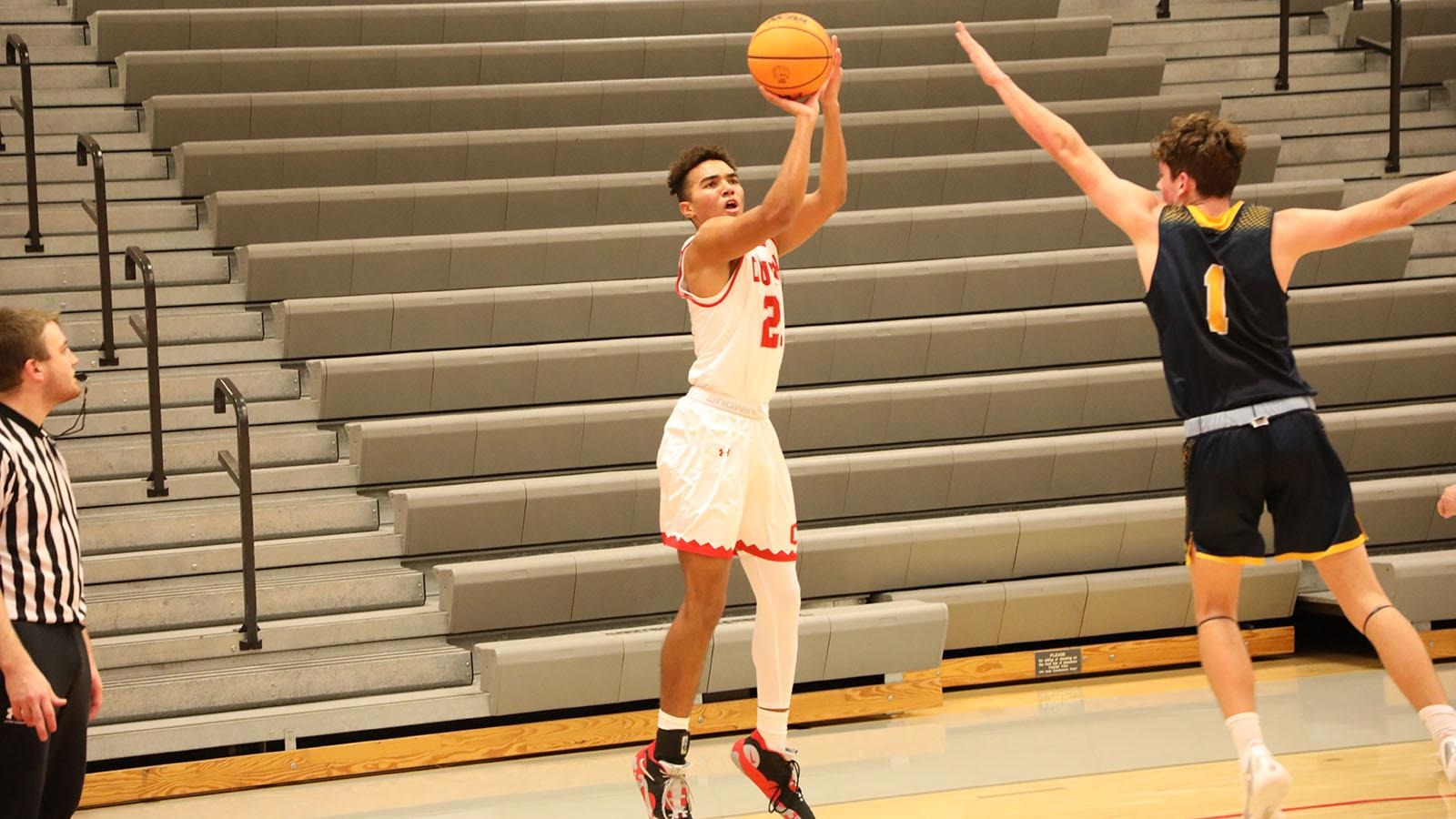 Tyler Schwebach - Men's Basketball - Central College Athletics