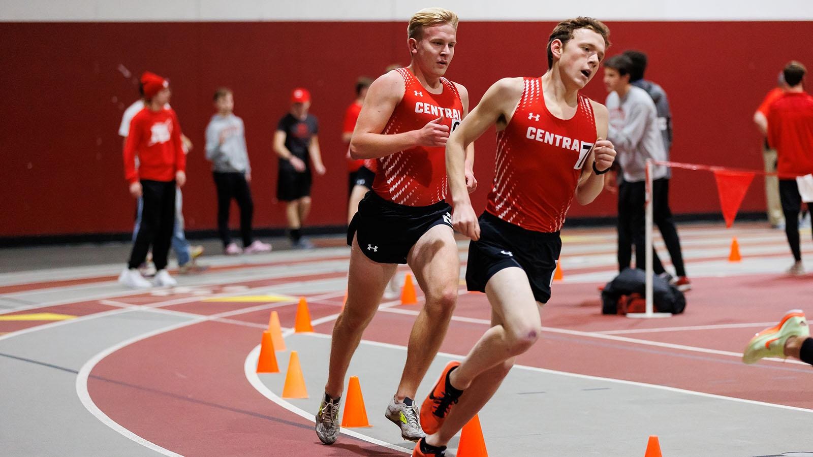Joey Hovinga - Men's Track and Field - Central College Athletics