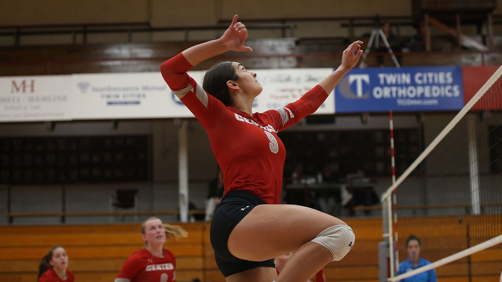 Dutch need five sets to beat Hamline on volleyball court - Central ...