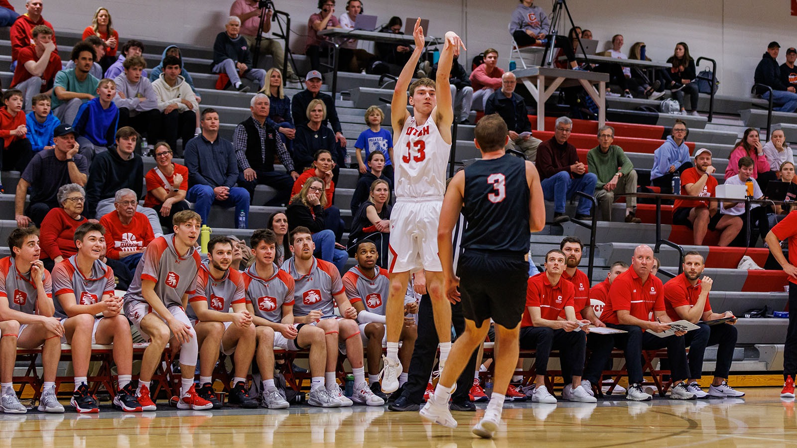 Kole Tupa - Men's Basketball - Central College Athletics