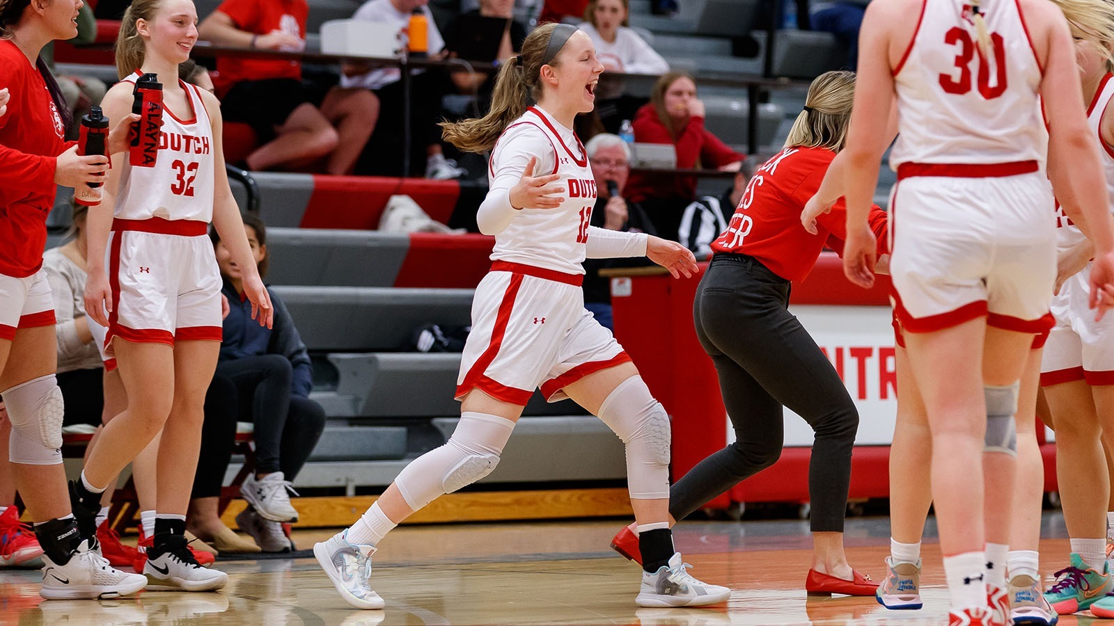 Danae Greig - Women's Basketball - Central College Athletics