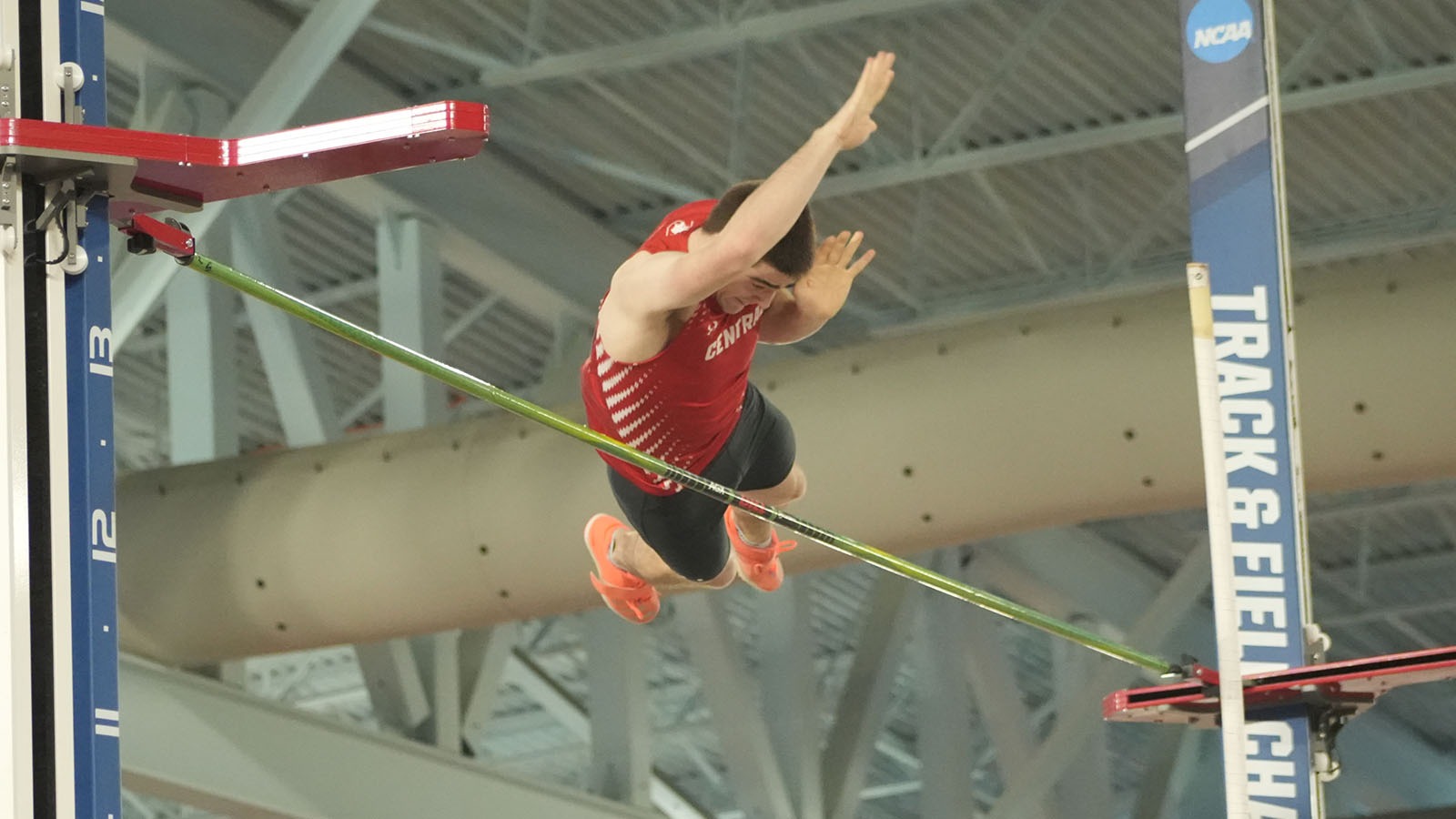 Lucas Heitz - Men's Track and Field - Central College Athletics
