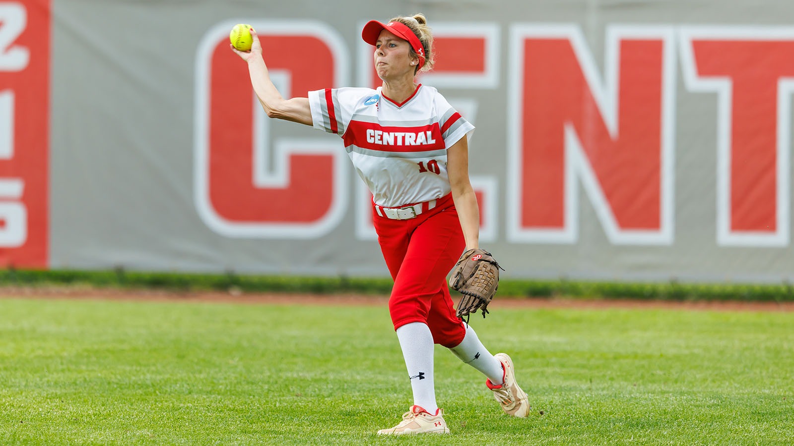 Makenna Hall - Softball - Central College Athletics