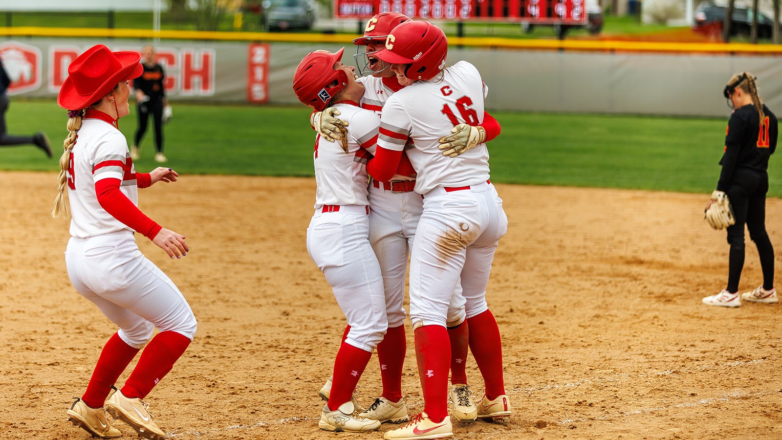 Dutch take two thrilling softball games from Simpson - Central College ...