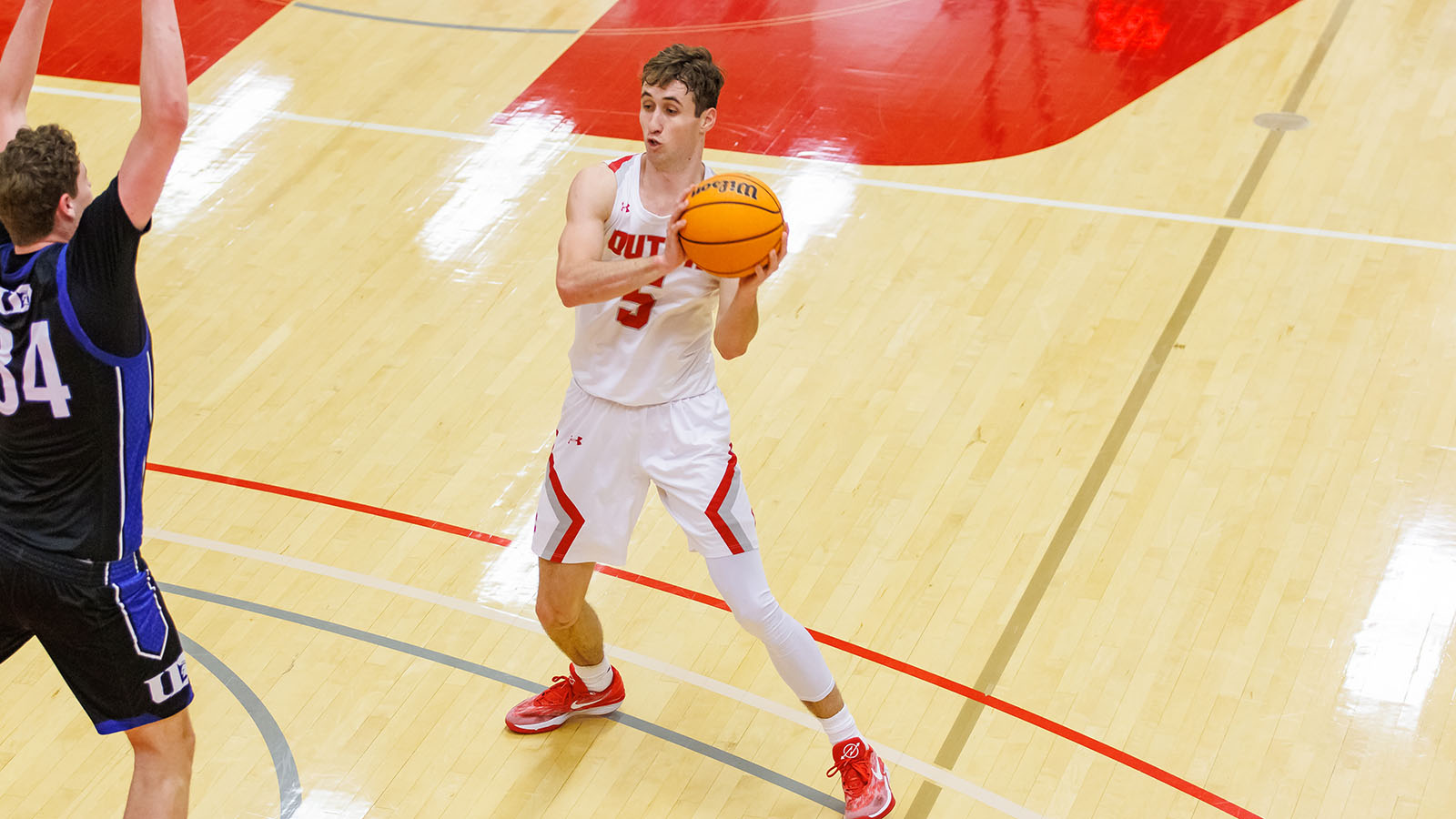 Dutch head to the Netherlands for men's basketball trip - Central ...