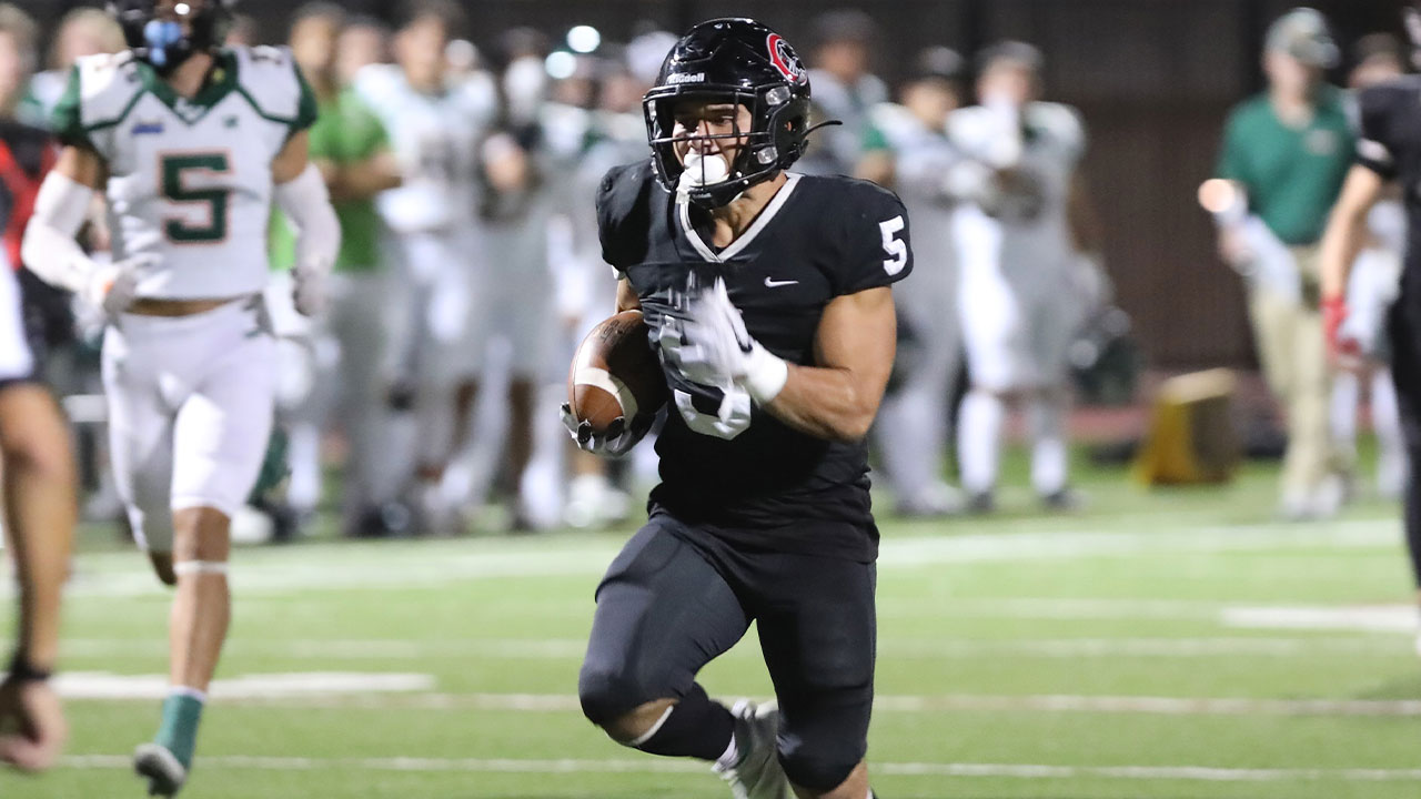 Football runs away from La Verne in 56-13 win - Chapman University