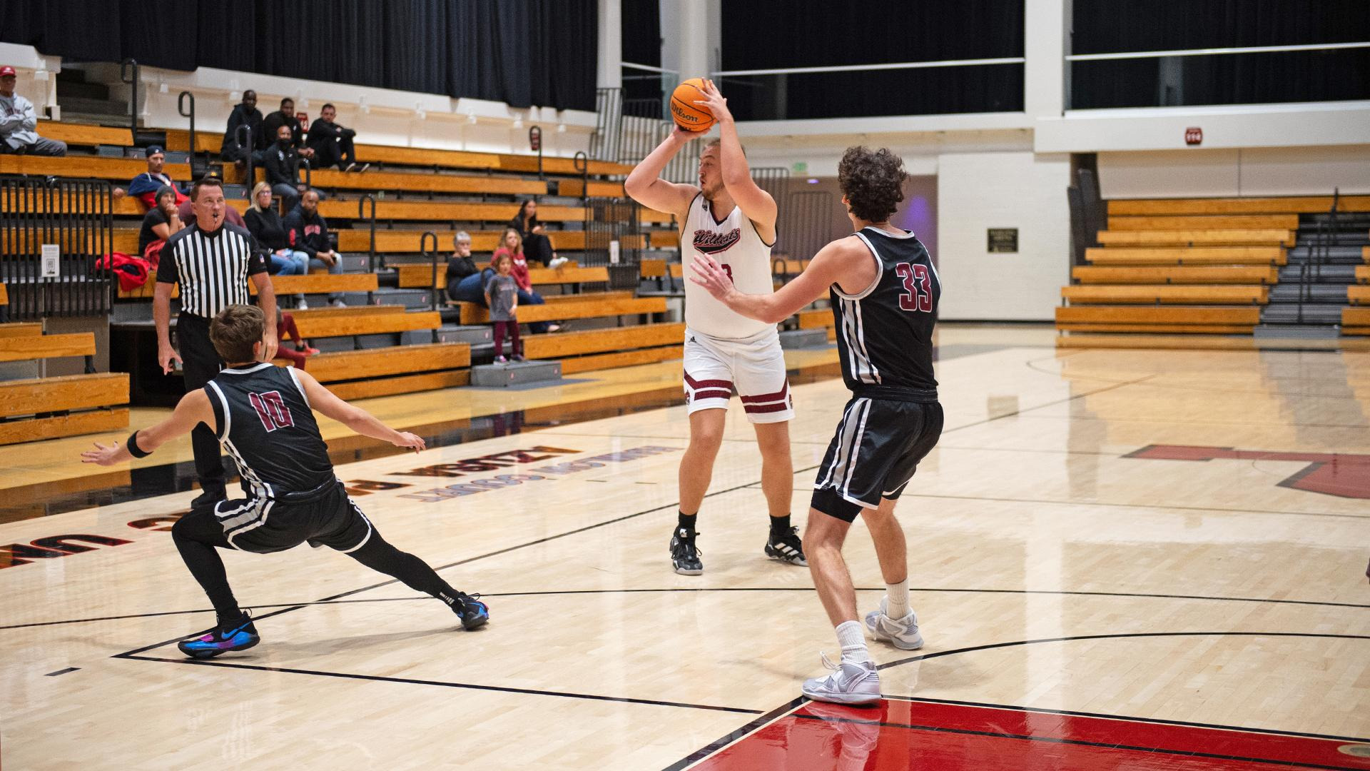 Isaiah Holm - 2023-24 - Men's Basketball - Chico State Athletics