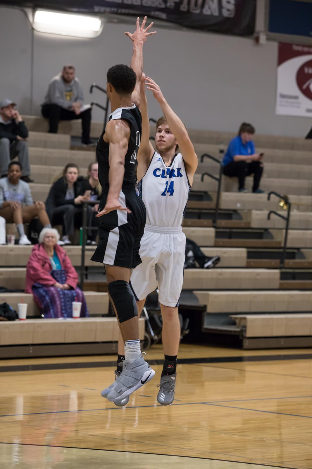 Tanner Sixberry - 2017-18 - Men's Basketball - Clark College Athletics
