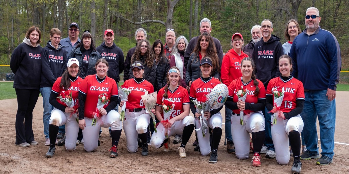 Softball Falls to Babson in Senior Day Doubleheader - Clark University