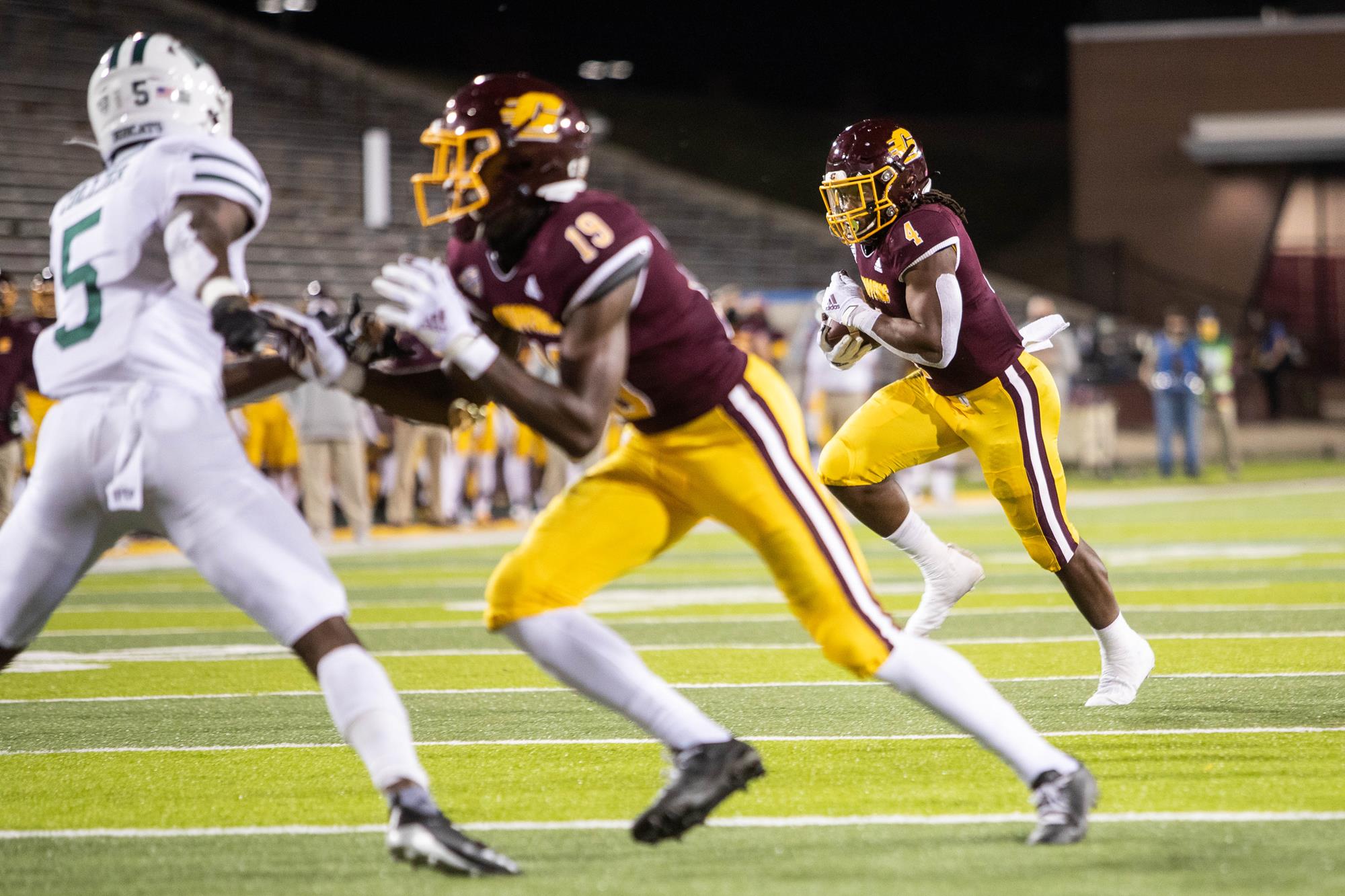 Kobe Lewis - Football - Central Michigan University Athletics