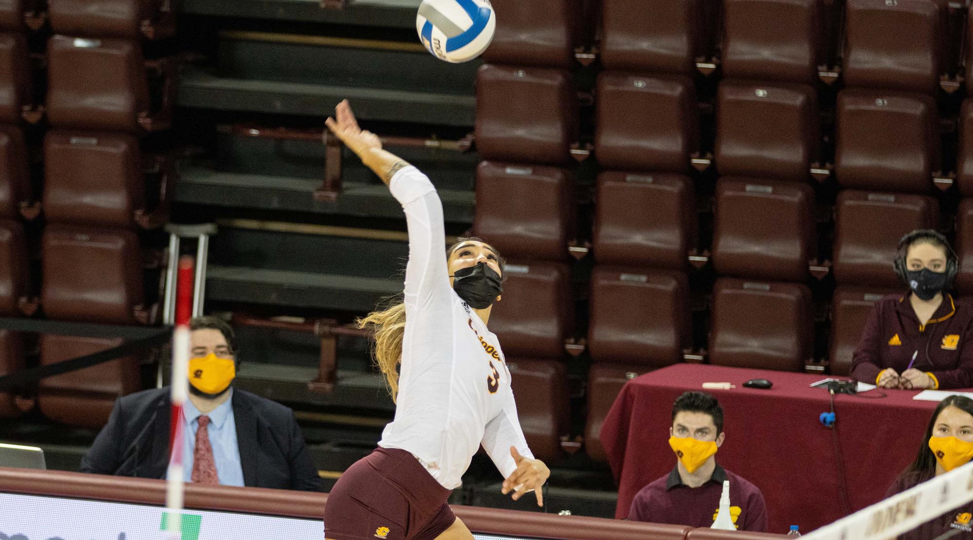 Kalina Smith - Volleyball - Central Michigan University Athletics