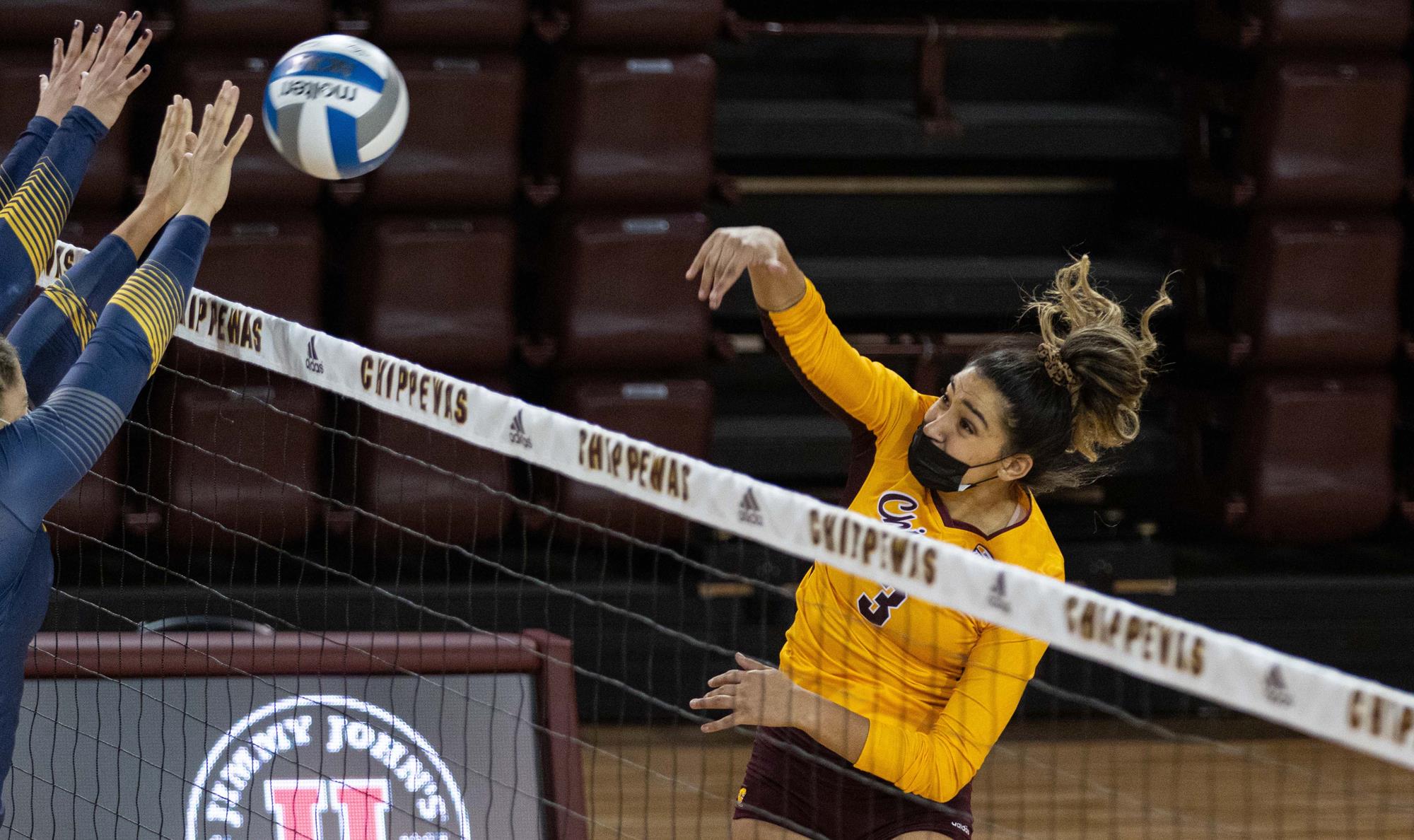 Kalina Smith - Volleyball - Central Michigan University Athletics