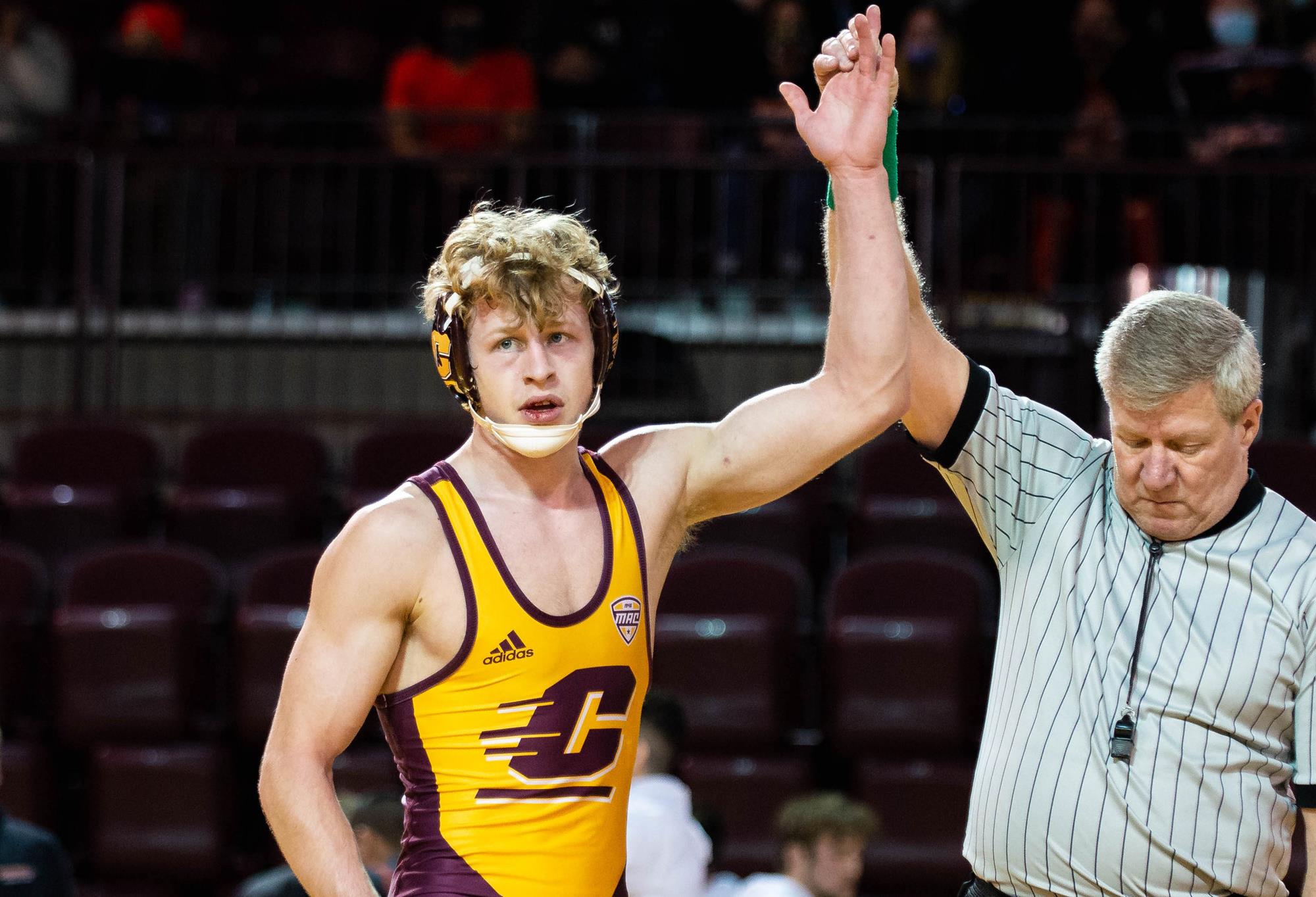 Wrestlers Drop Opening Dual; Munson Scores a Stunner - Central Michigan ...
