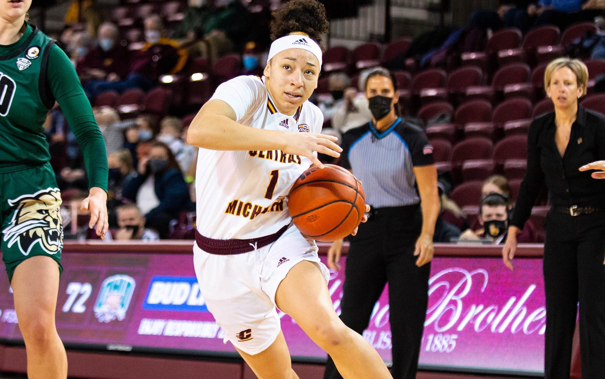 Lisa Tesson - Women's Basketball - Central Michigan University Athletics