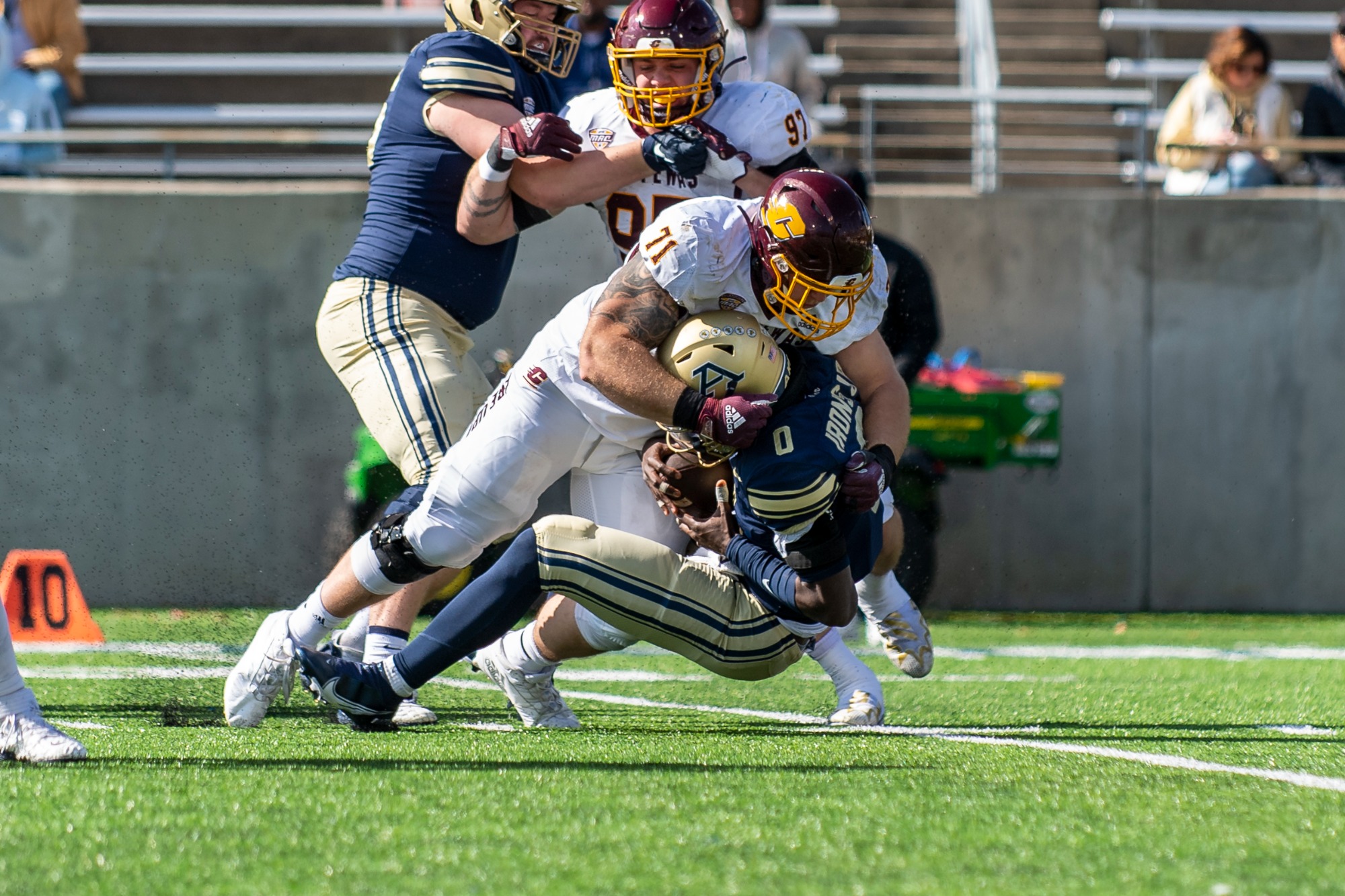 Robi Stuart - Football - Central Michigan University Athletics