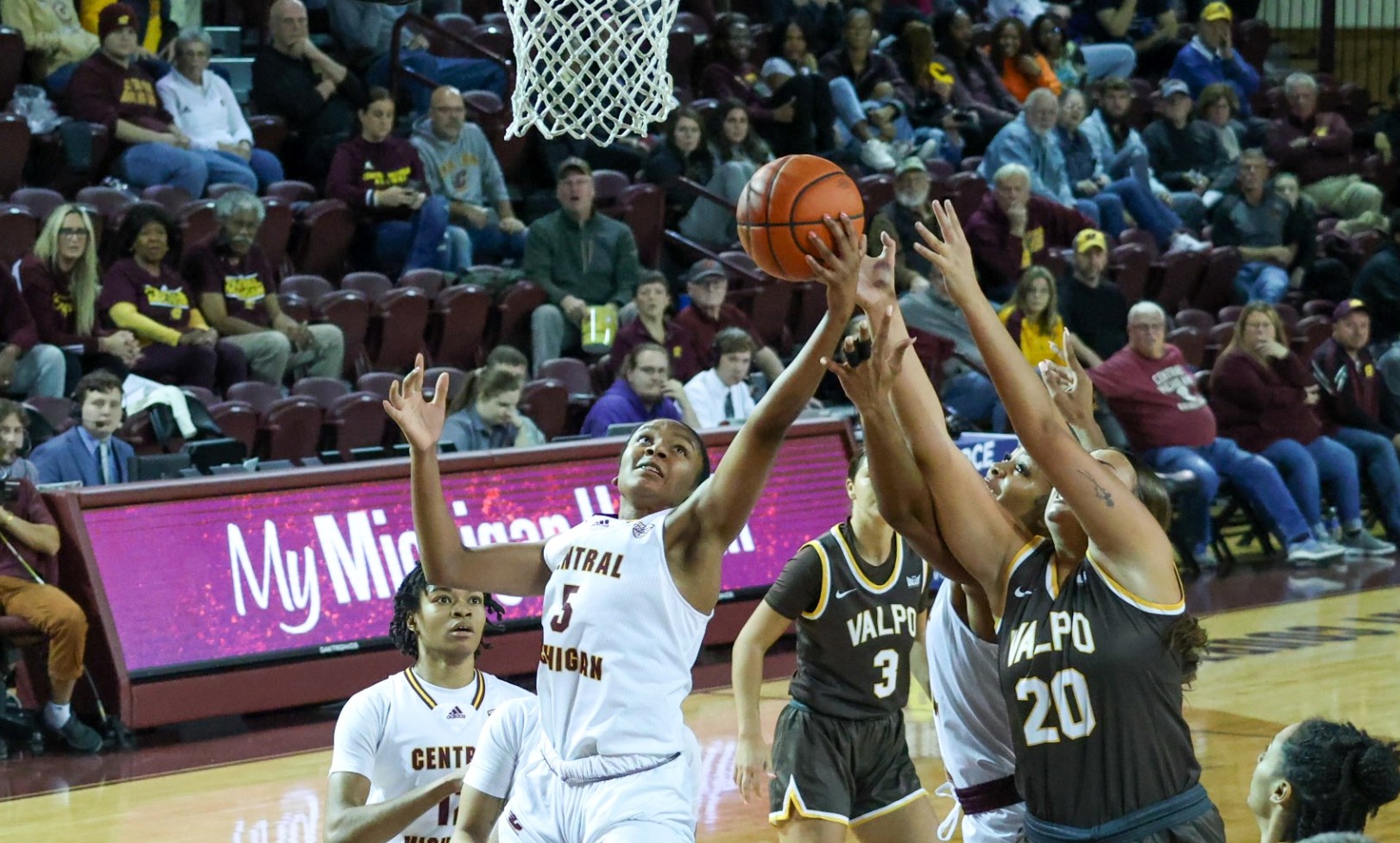Anika Weekes - Women's Basketball - Central Michigan University Athletics