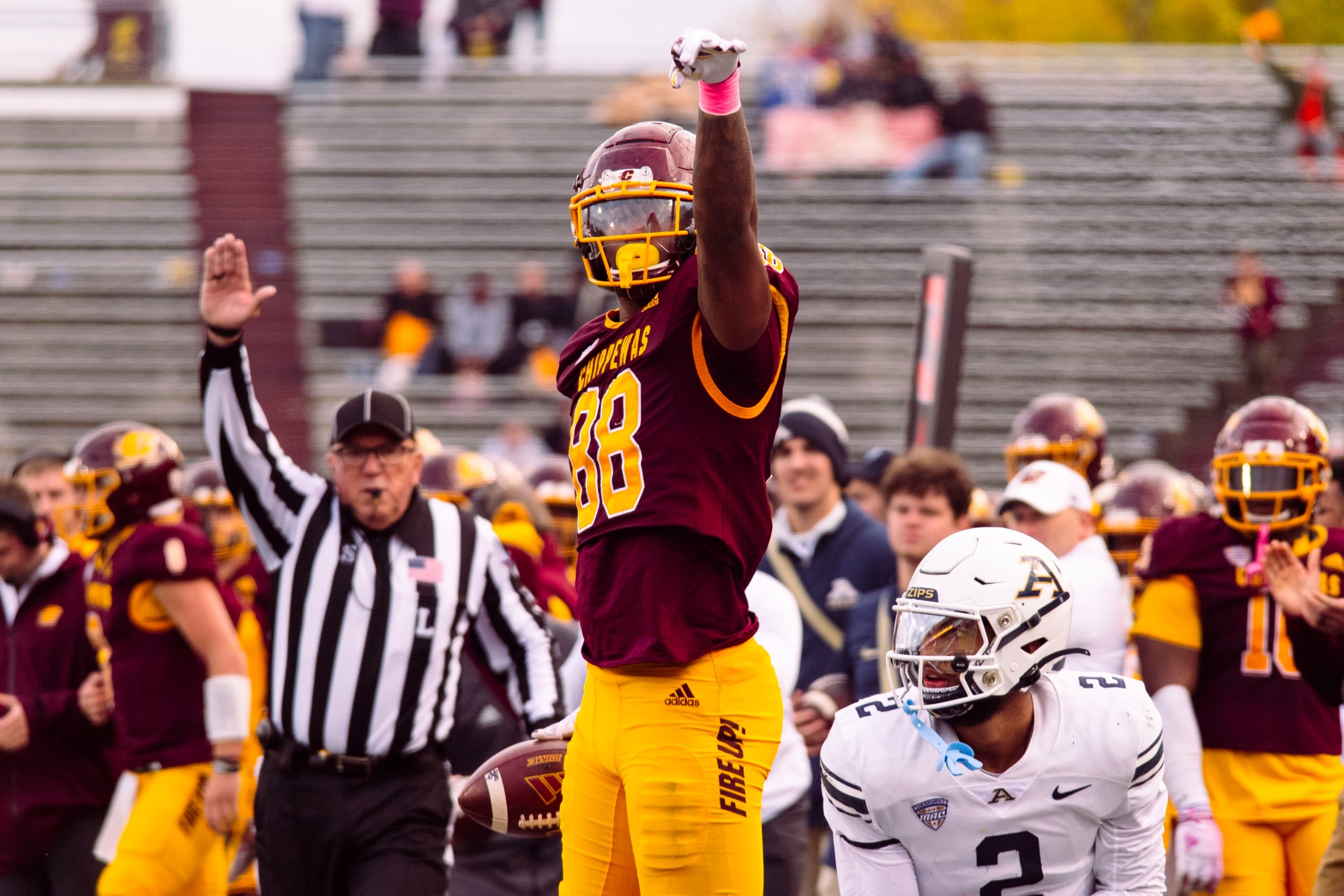 Chippewas Get Defensive in Taking Homecoming Victory - Central Michigan ...
