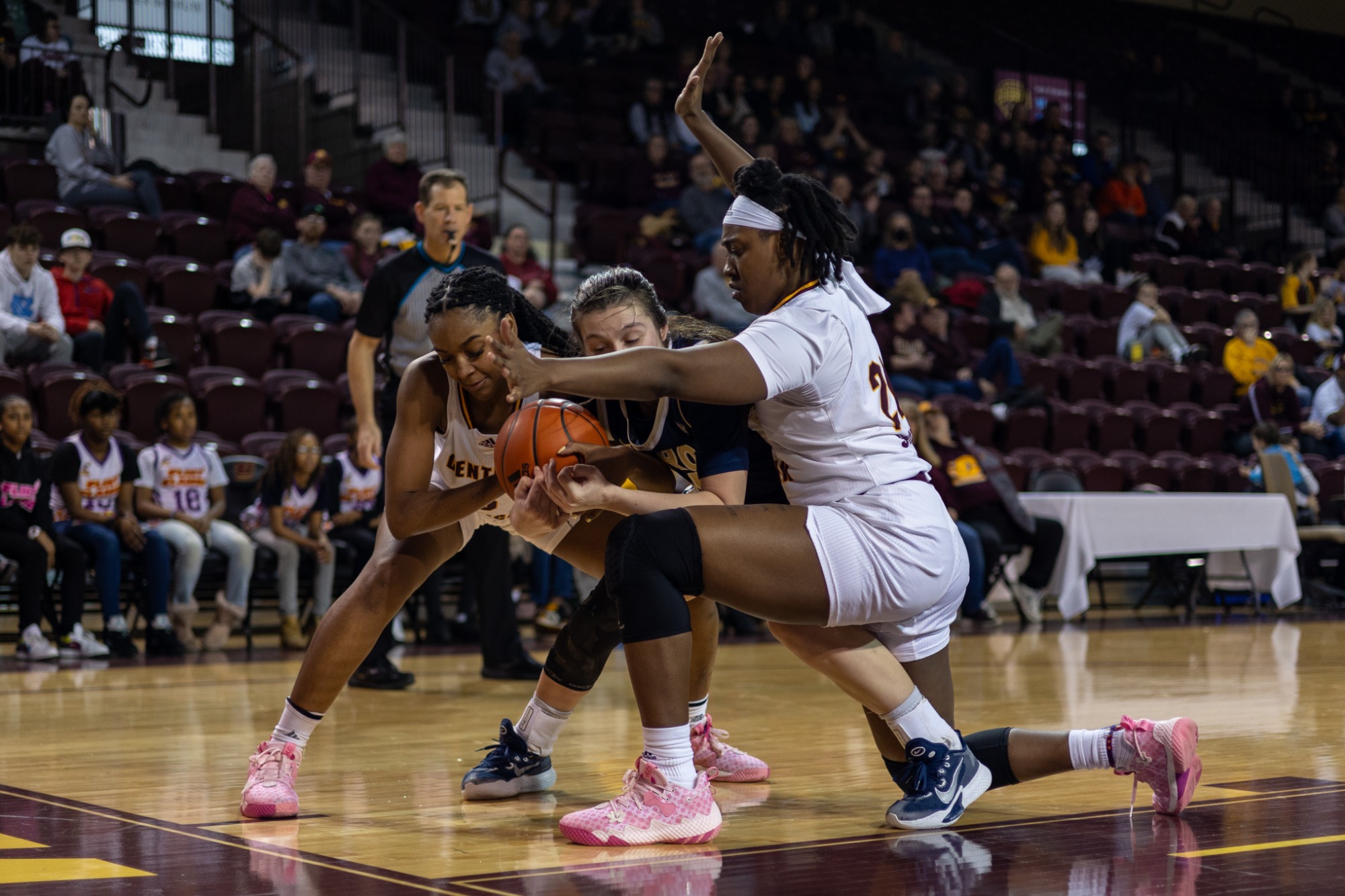 Anika Weekes - Women's Basketball - Central Michigan University Athletics