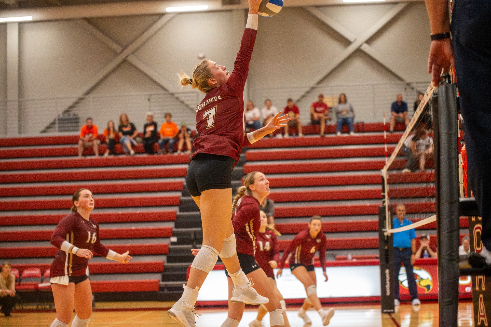 Volleyball advances to A-R-C semifinal with sweep of Loras - Coe College