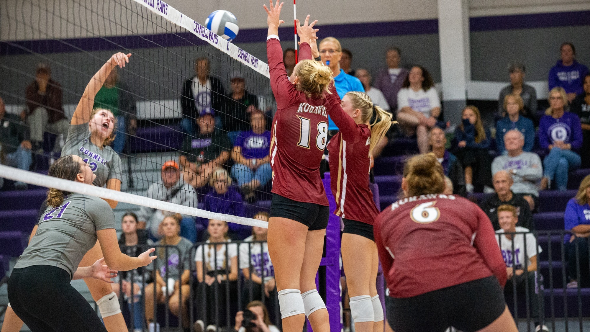 Volleyball splits matches on final day of Loras Invitational - Coe College